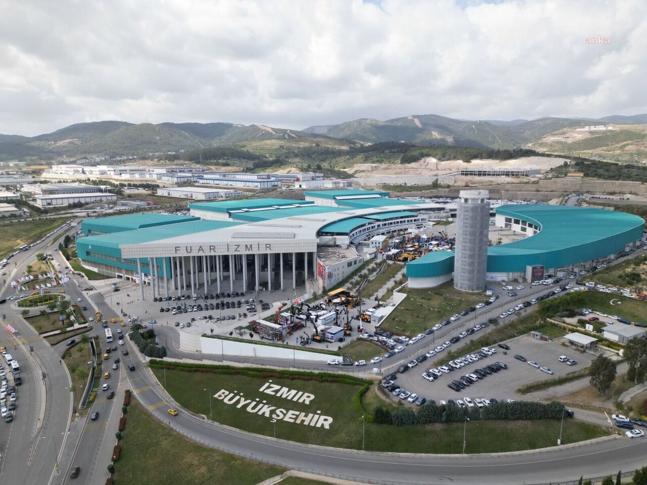 Fuar İzmir'e nasıl gidilir? Fuar İzmir ESHOT hatları hangileri? Metro, İZBAN veya tramvay ...