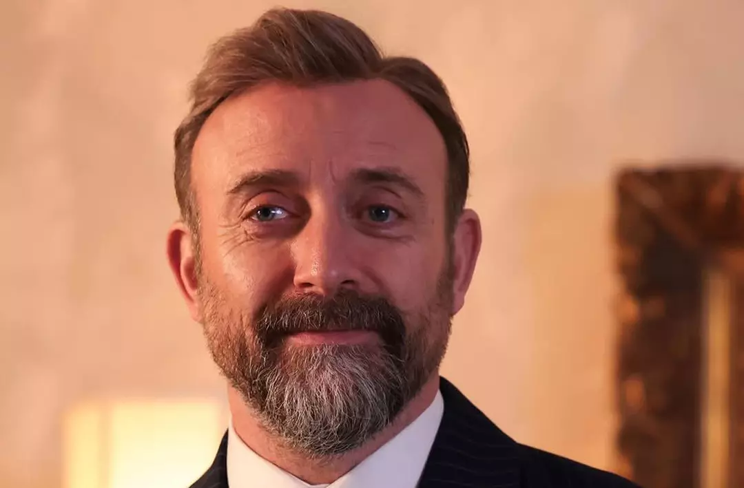 Halit Ergenç'in "Kral Kaybederse" dizisindeki yeni saç stili gündem oldu