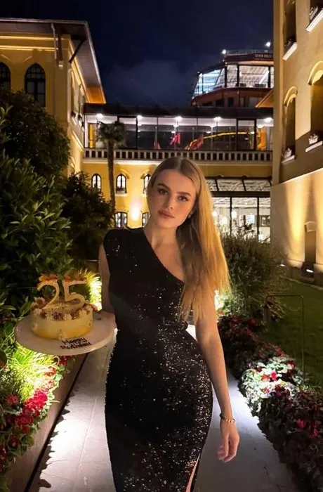 Alman Model Ann-Kathrin Rudel, 25. yaş gününü İstanbul’da kutladı!